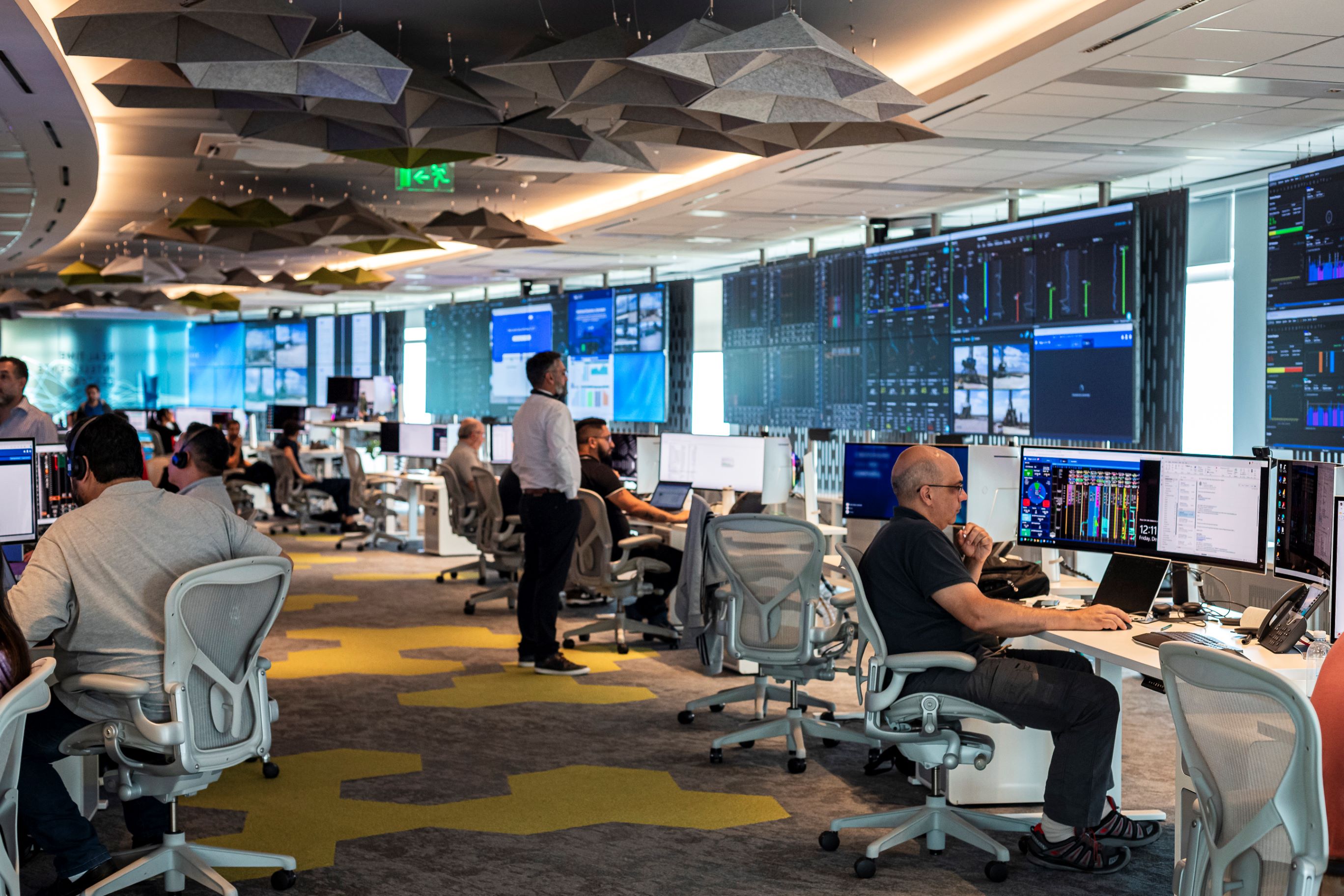 YPF revoluciona la industria energética con su Centro de Operaciones en ...